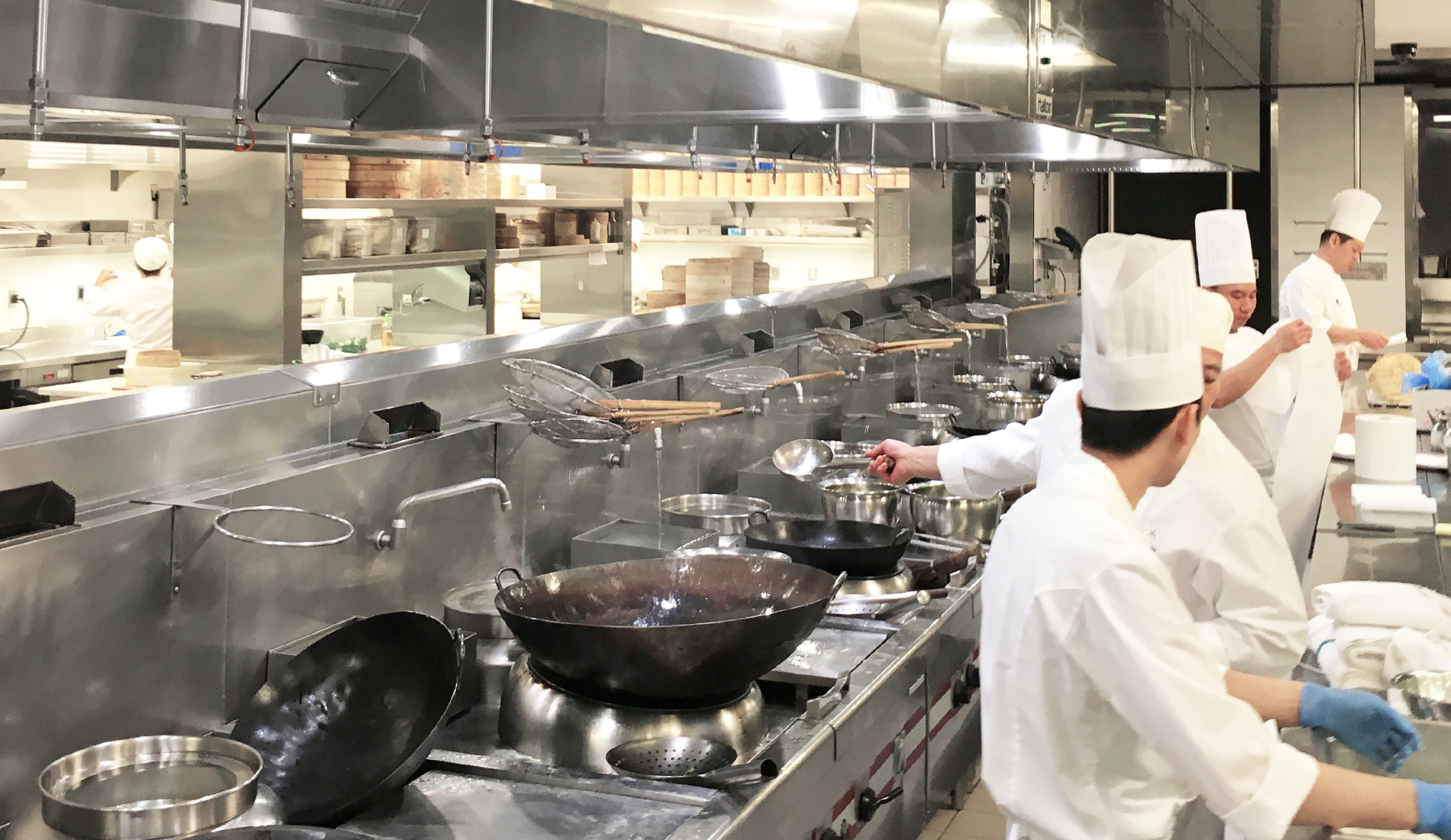 Production kitchen ventilation for Hotels and Resorts - Halton Solutions