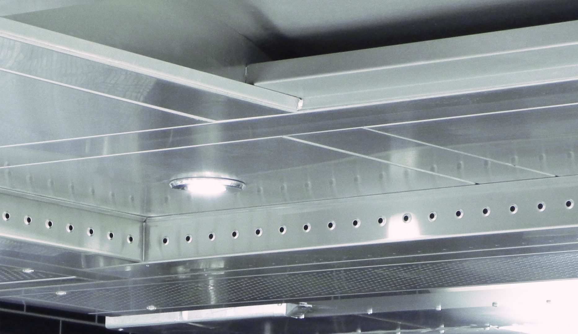 CCL cassette ventilated ceiling with flat design - CE | Halton products