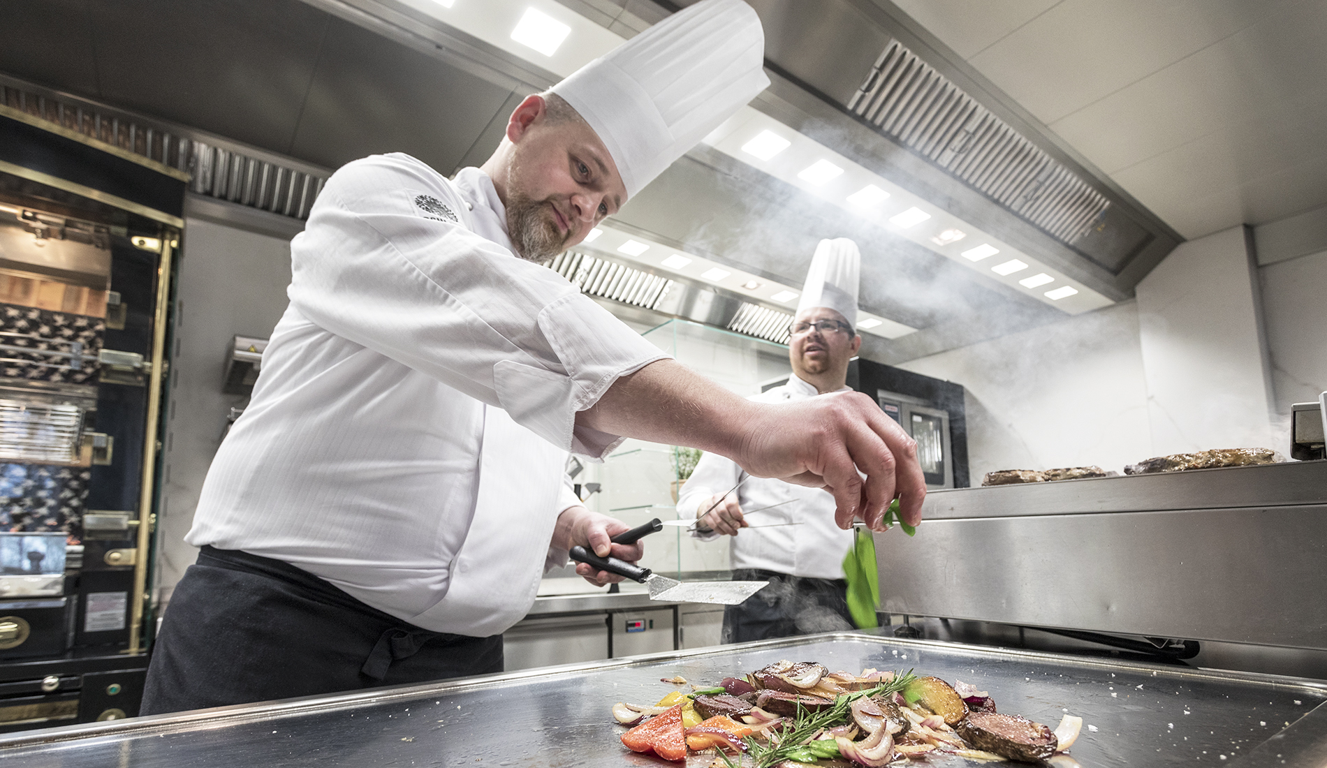Production kitchen ventilation for Hotels and Resorts - Halton Solutions
