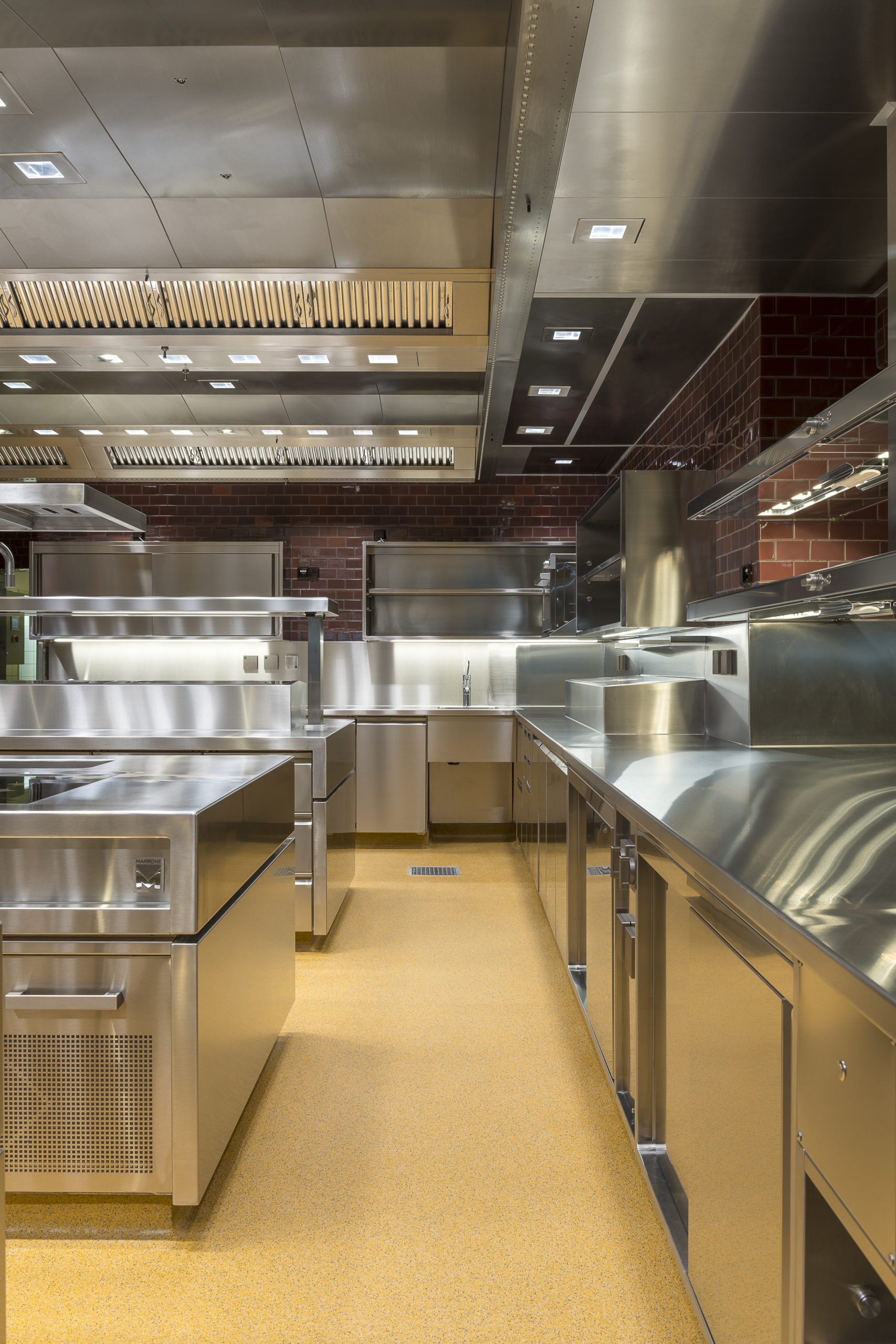 Grill Royal, Germany restaurant in Berlin - Halton References