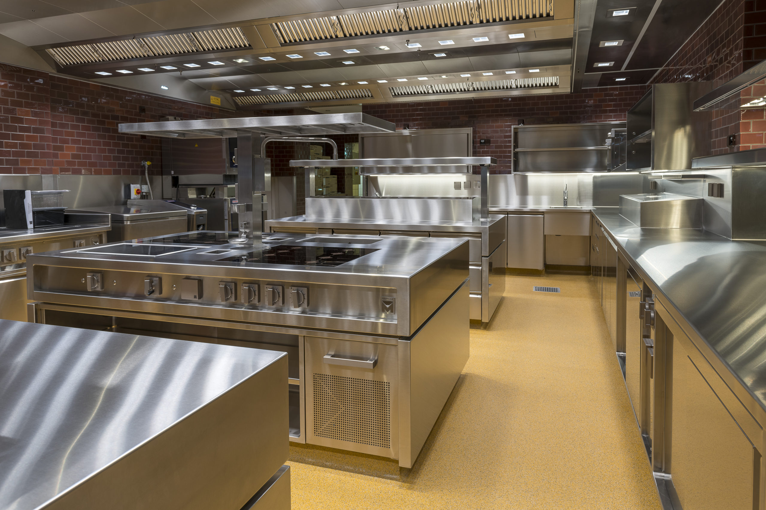 Grill Royal, Germany restaurant in Berlin - Halton References