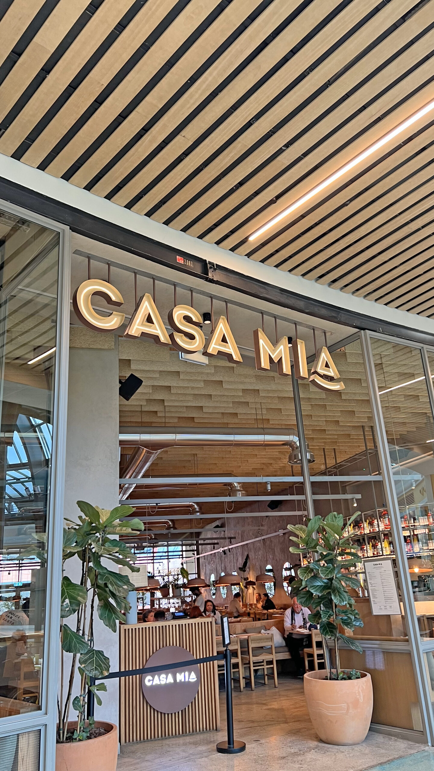 Casa Mia | Colombo Shopping Centre, Portugal - Halton References